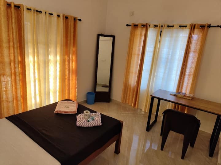 Paddy N Canal Homestay Canal Side Deluxe Room - Alappuzha
