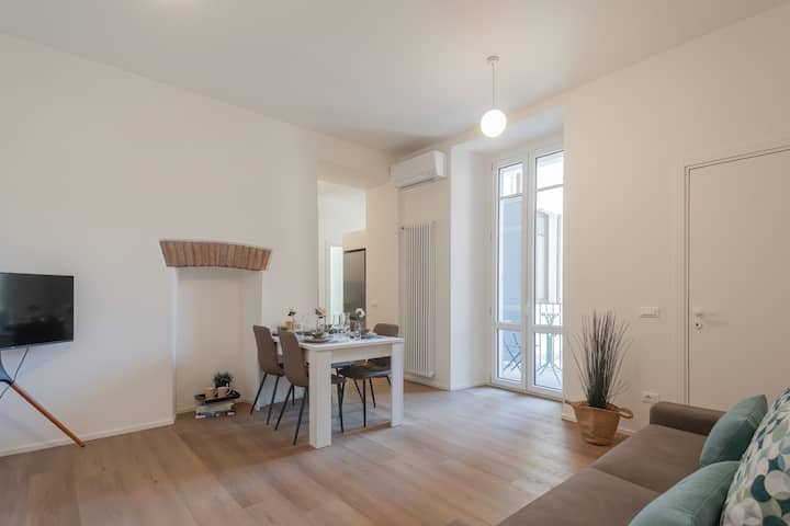 Manaraquattro- Spacious Flat In Como- Free Parking - Como