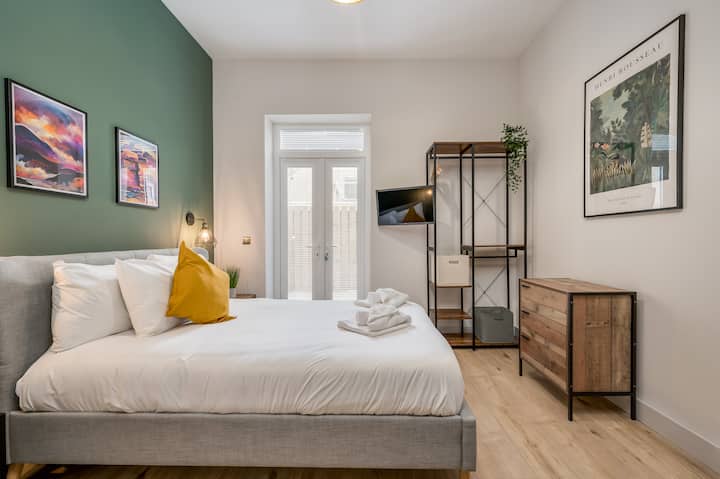 Luxury Botanic 2bed Queens Apt, Parking, Wifi - Belfast