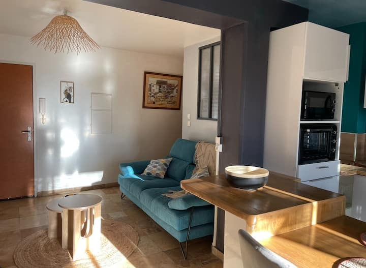 Appartement T2. 2 à 4 Personnes. Centre Ville - Saint-Pierre