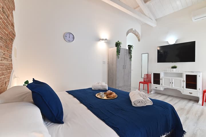 Izzhome The Breeze Court Apartment - Cagliari