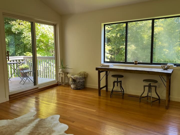 Guest Suite In The Woods - New Canaan