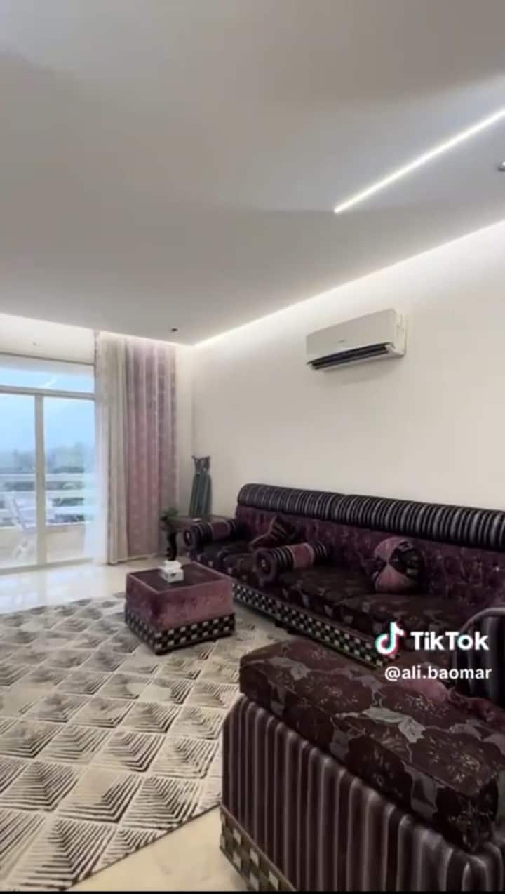 شقة بالدهاريز
 150 م عن الشاطىء - Salalah
