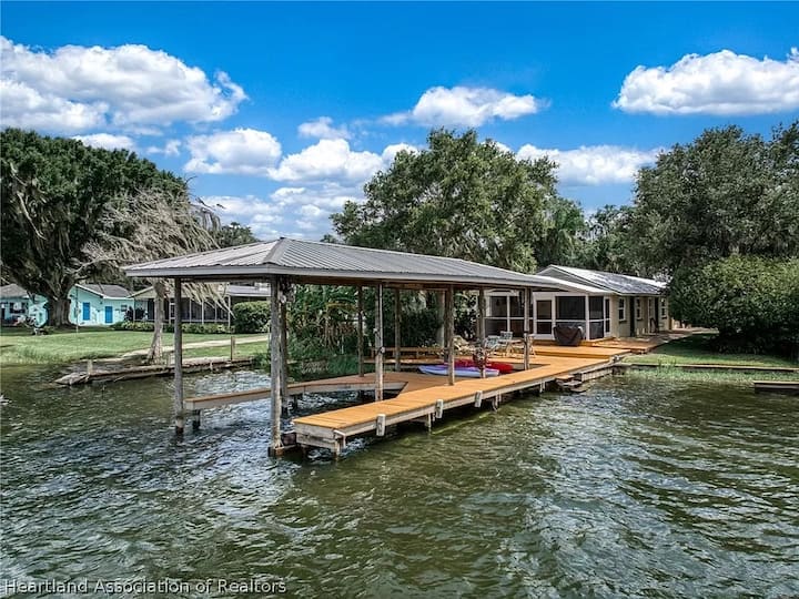 The Lakeside Villa 1, Pets Welcome - Lake Placid, FL