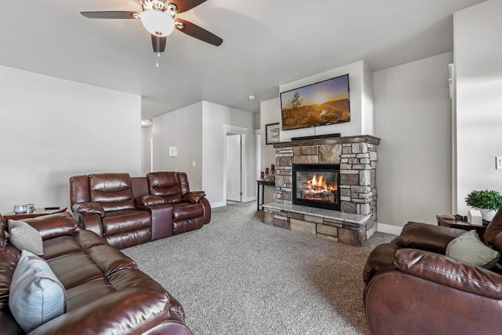 New Upscale Tf North End Home! - Twin Falls, ID