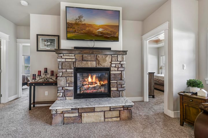 New Upscale Tf North End Home! - Twin Falls, ID