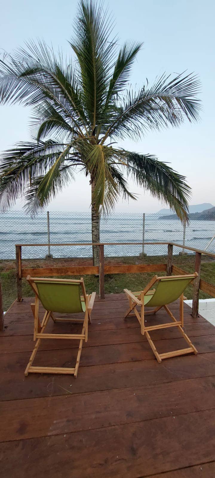 Quiosque - Cabana Simples De Frente Ao Mar - Caraguatatuba
