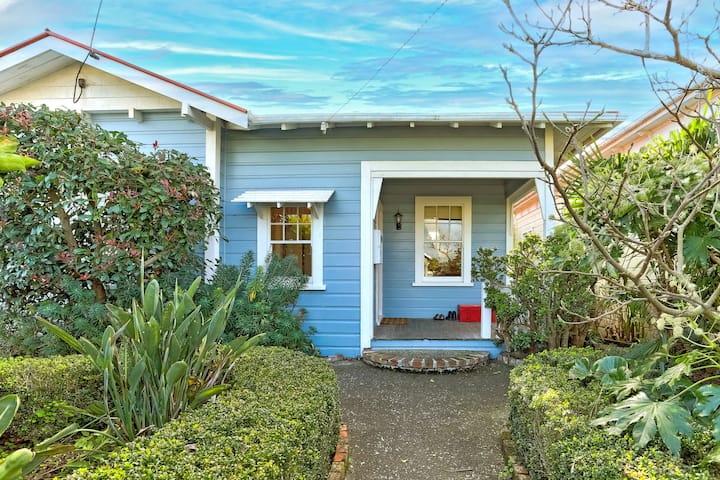 The Blue House - Whanganui