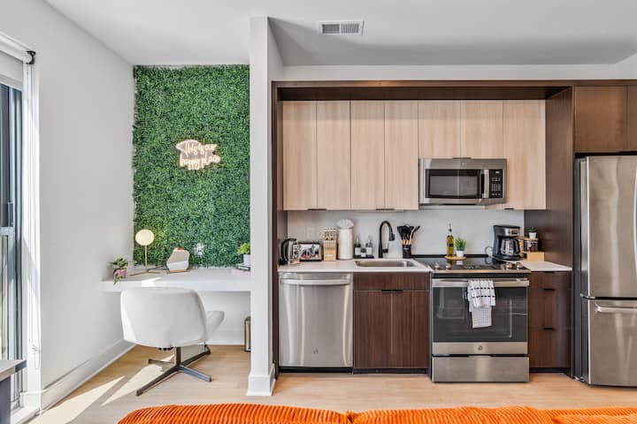 Otr | King Bed L Free Parking | Gym | Top Floor - Cincinnati, OH