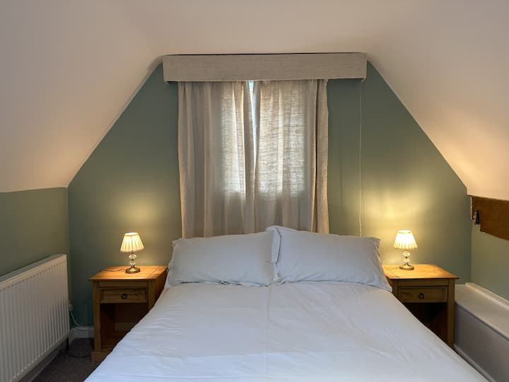 The Forest Edge Room  With Spa Access - Southwold