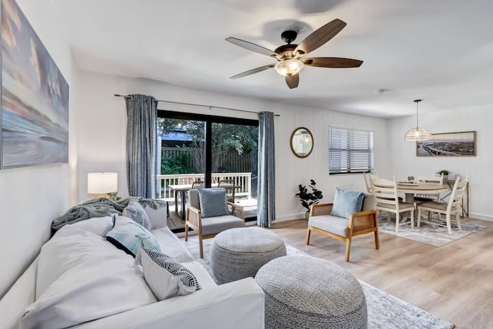 Sand Castle Bungalow - Amelia Island, FL