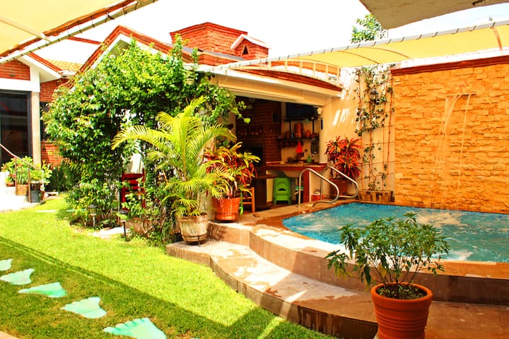 Casa De Las Flores Con Jacuzzi - Cocoyoc