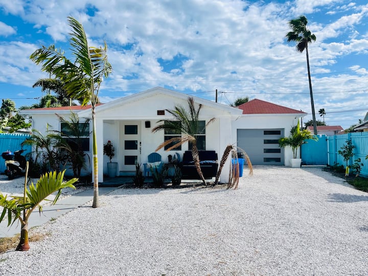 Beach Lifestyle Vacation Home - Madeira Beach, FL