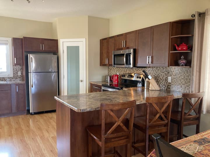 4 Bedroom, 3.5 Bath Duplex In Peace River - Peace River