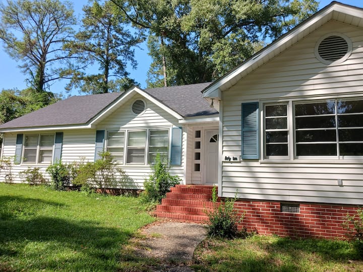 Private One Bedroom And Bath - Monroeville, AL