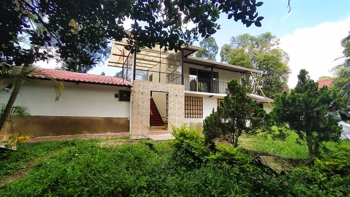 Hermosa Finca En San Francisco - La Vega