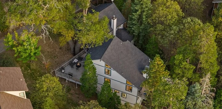 The Grand Oak Mountain Retreat. - Lake Arrowhead, CA