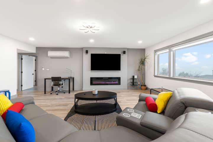 Skyline Sanctuary
Ultimate Getaway
Near Downtown - Portland, OR