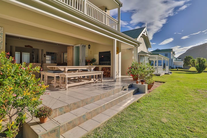 Riverfront Villa - Plettenberg Bay