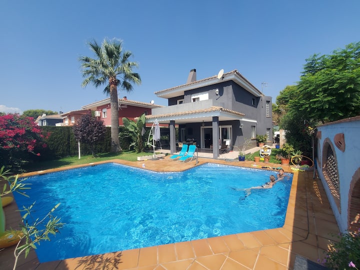 Villa Pierre: Con Piscina Privada Y 4 Habitaciones - Castellon de la Plana