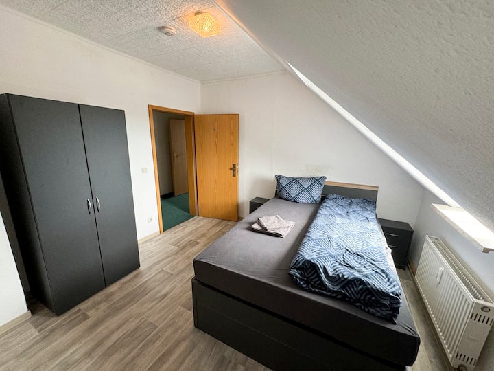 Zimmer Mit Queen-size Bett & Bad - Bad Blankenburg