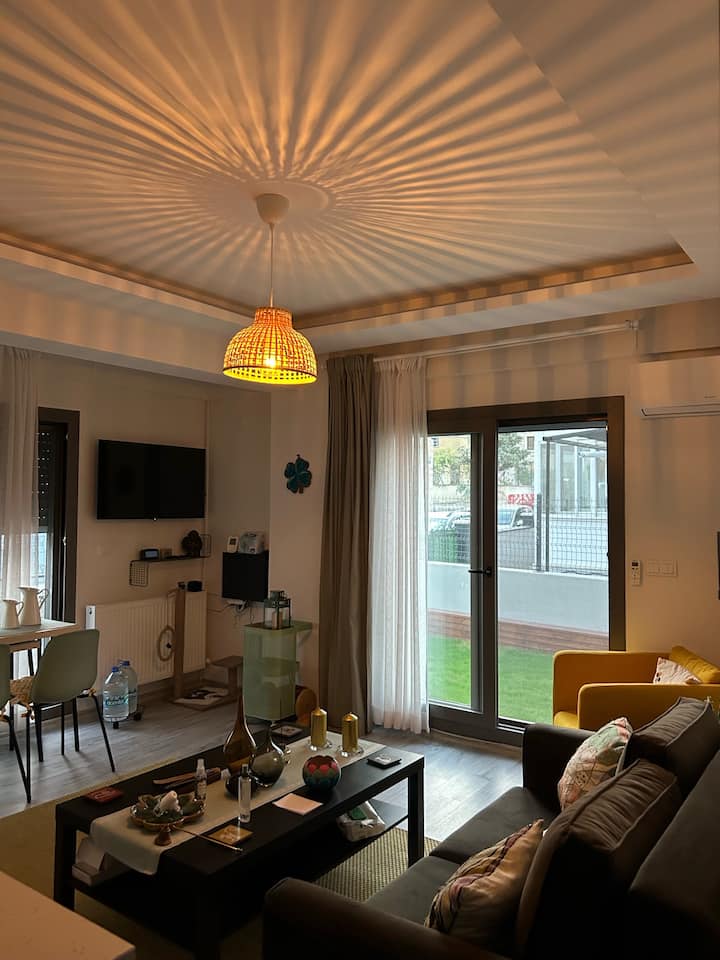 Urla Merkezde Yeni Eşyalı Daire - Urla