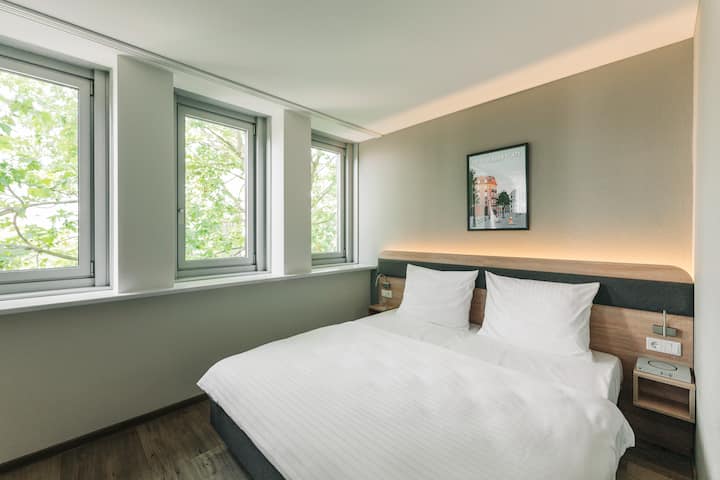 Homaris Corner Hotel - Doppelzimmer - Frankfurt am Main