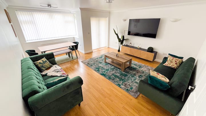 Spacious 4-bed House I Free Parking & Fast Wi-fi - Londres