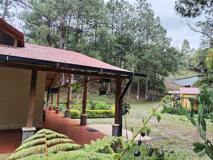 La Casa Del Escritor "Orquirancho" - San Cristóbal Verapaz