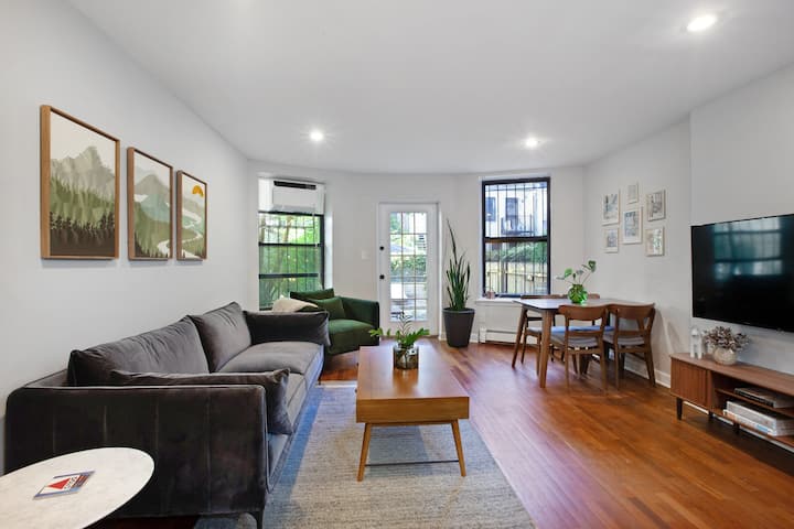 Peaceful 3-bedroom Townhome Near Central Park - New York City