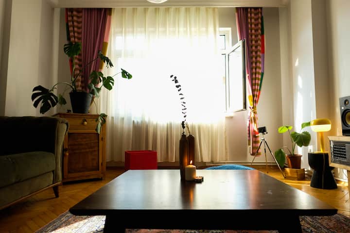 ŞEhir Merkezinde Barlar Sokağı Yakını,  3+1 Daire - Eskişehir
