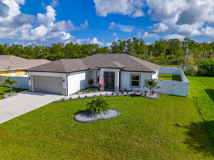 Florida Gulf Coast Retreat - Port Charlotte, FL
