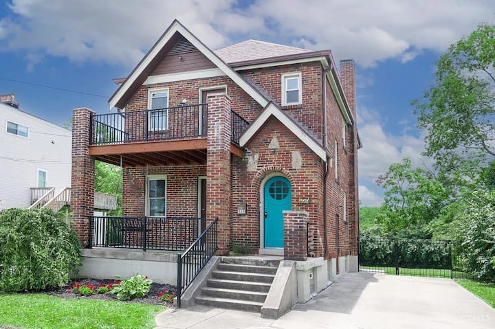 Spacious Urban Charm Near Downtown - Cincinnati