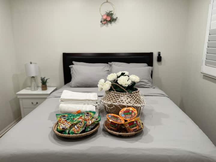 L102 Nice Full Equipped Room Near Disney Beach - Costa Mesa, CA
