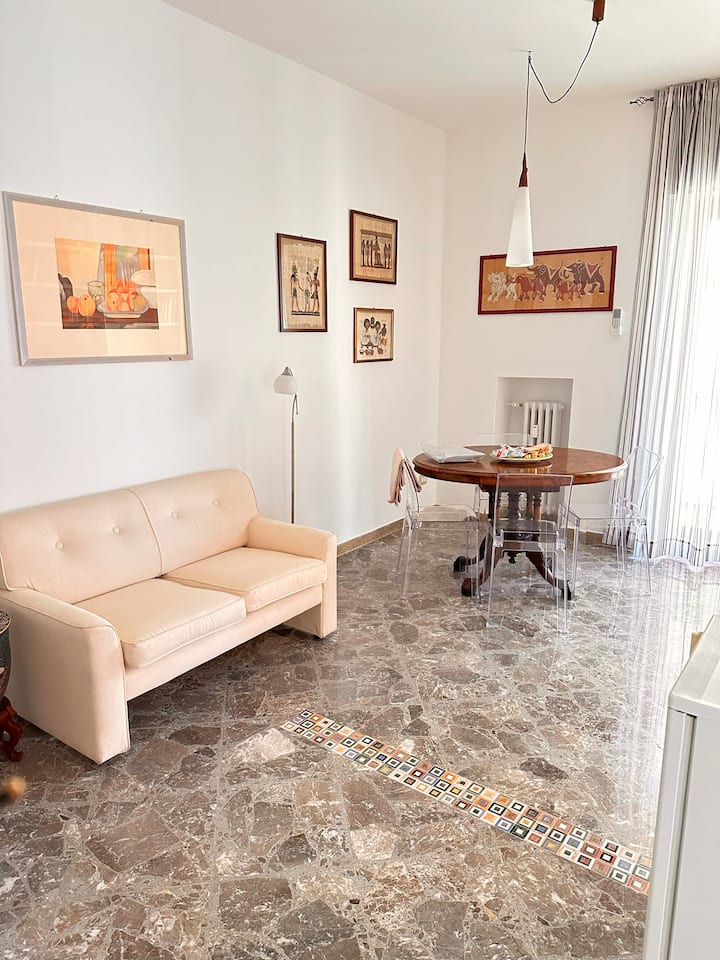 Appartamento In Centro A Bari - Bari