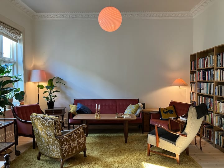 Classic, Central & Quiet Balcony Apartment - Oslo