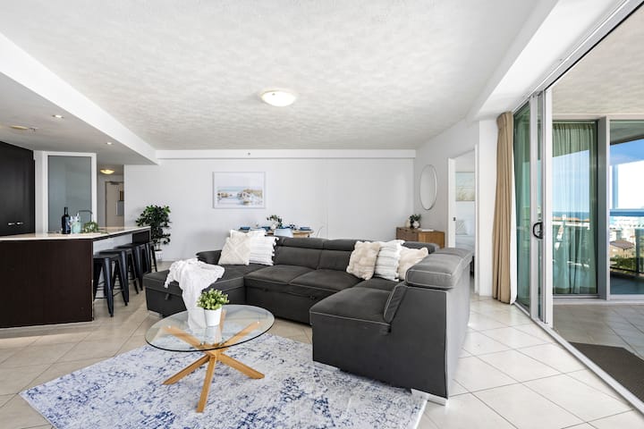 3 Bedroom Unit With Sea Views In Surfers Paradise - Surfers Paradise