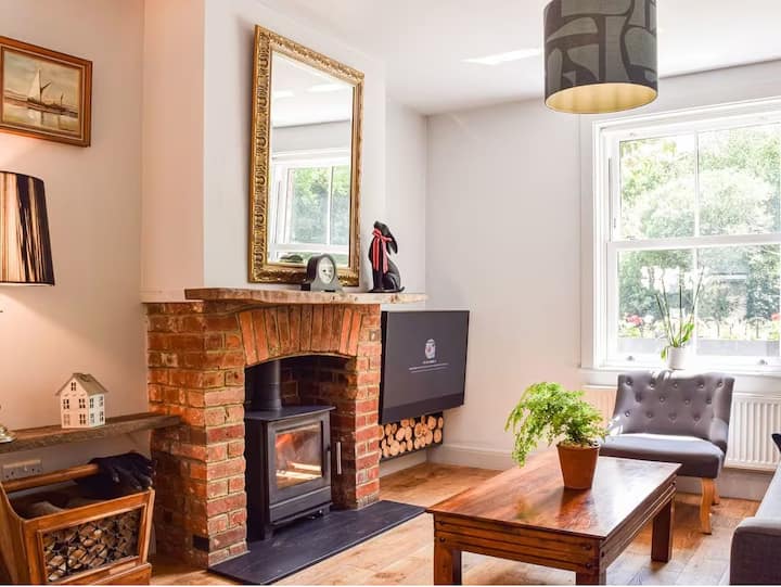 Cosy Cottage In The Chiltern Hills - High Wycombe