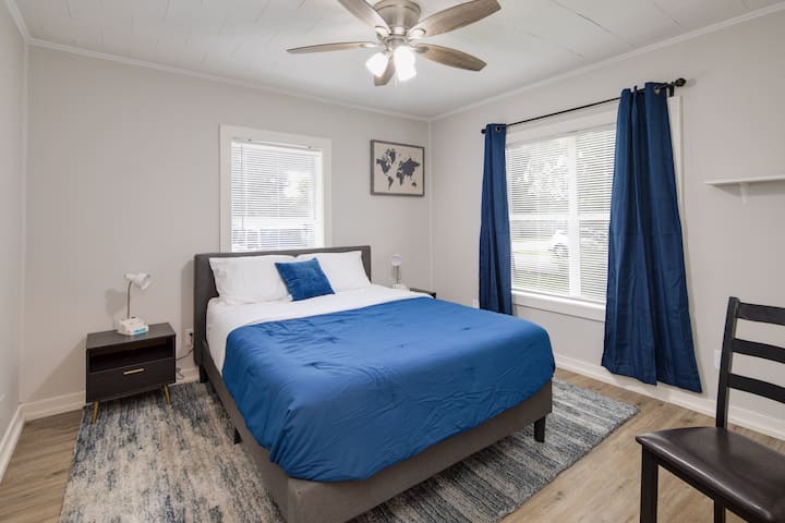 Queen Suite B: 8 Min To Kyle Field - Bryan, TX