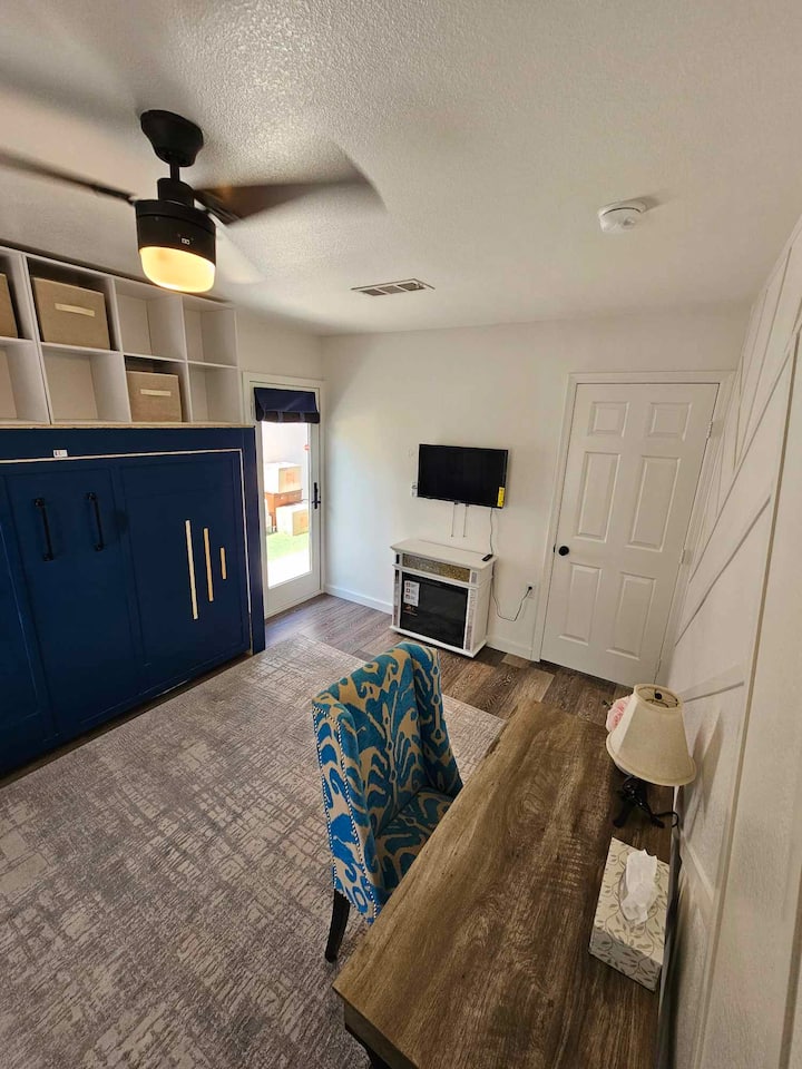 Cozy Summerlin Park Studio -Private & Full Bath - Las Vegas, NV