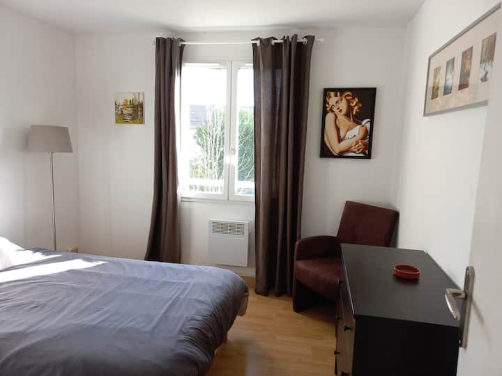 Chambre Et Sdb Privée - Magny-les-Hameaux