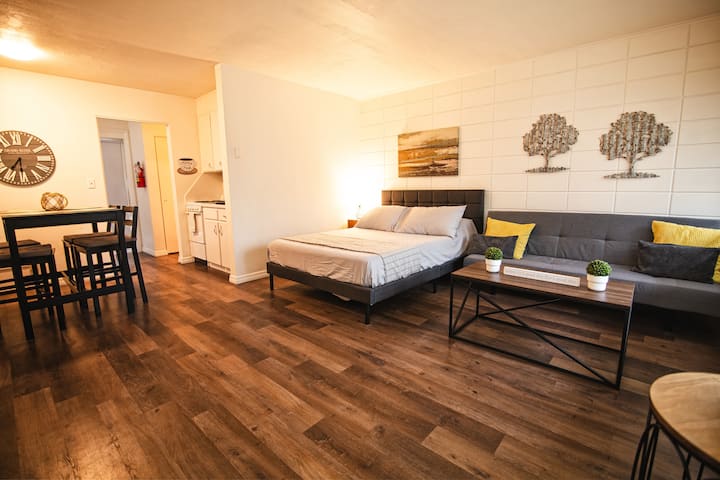 Well Located Studio Near Downtown & Dixieland - Lakeland, FL