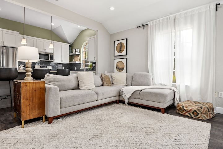 4 Bd Eclectic Cottage In Bishop Arts District! - Dallas, TX