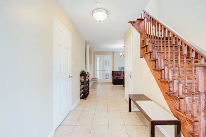 Private Home Mississauga - Mississauga