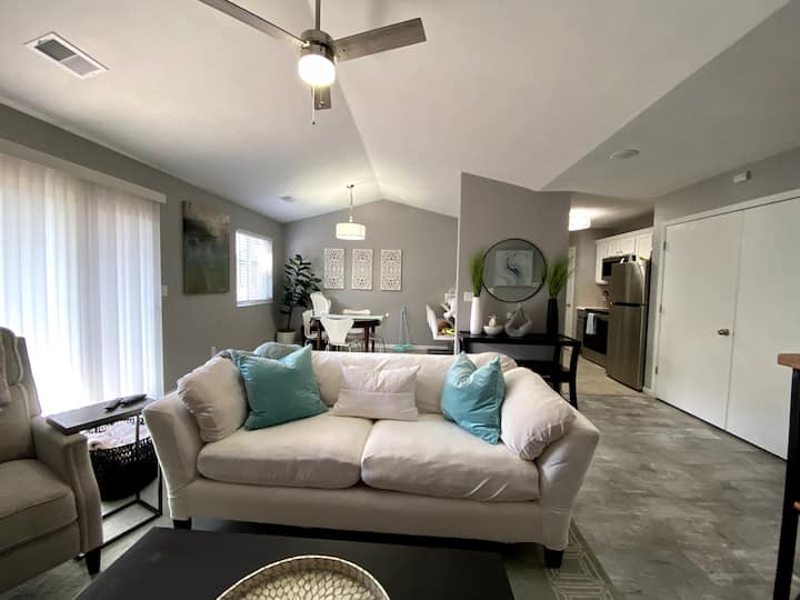Luxury 3 Bed 2 Bath Condo - Rock Cut State Park, Caledonia