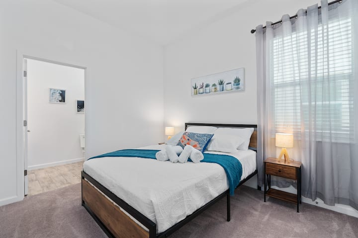 Cozy Queen Room With Private Bath/queen/ Pool #5 - Kissimmee, FL