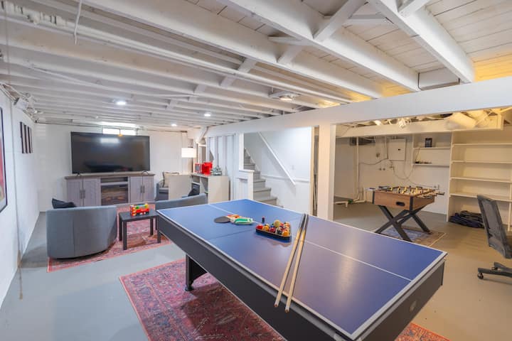 Capistrano Game & Chill Retreat - Toledo, OH