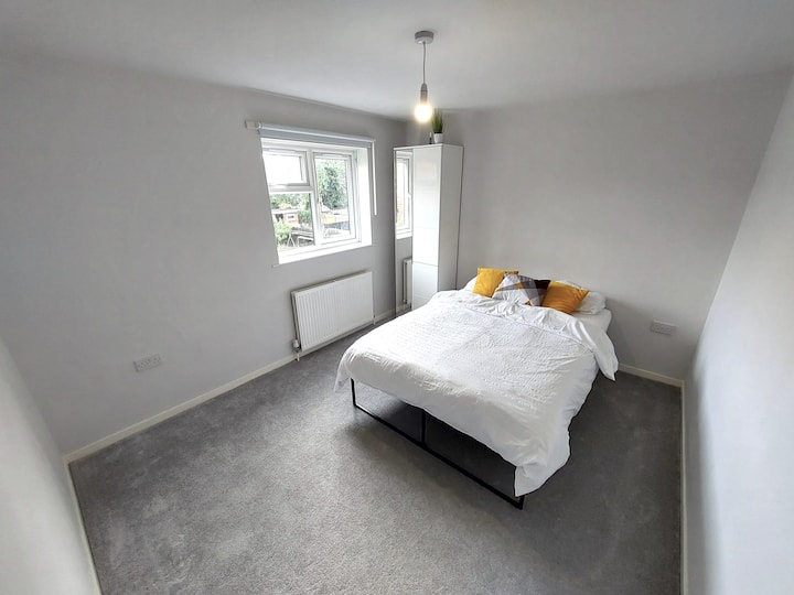 Large Double Room Next To Tram - Nottingham