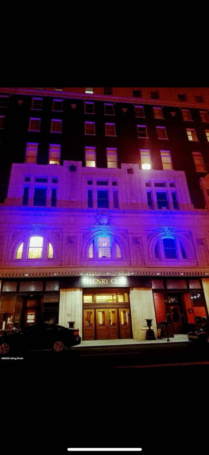 Bourbon City Derby Condo! - Louisville