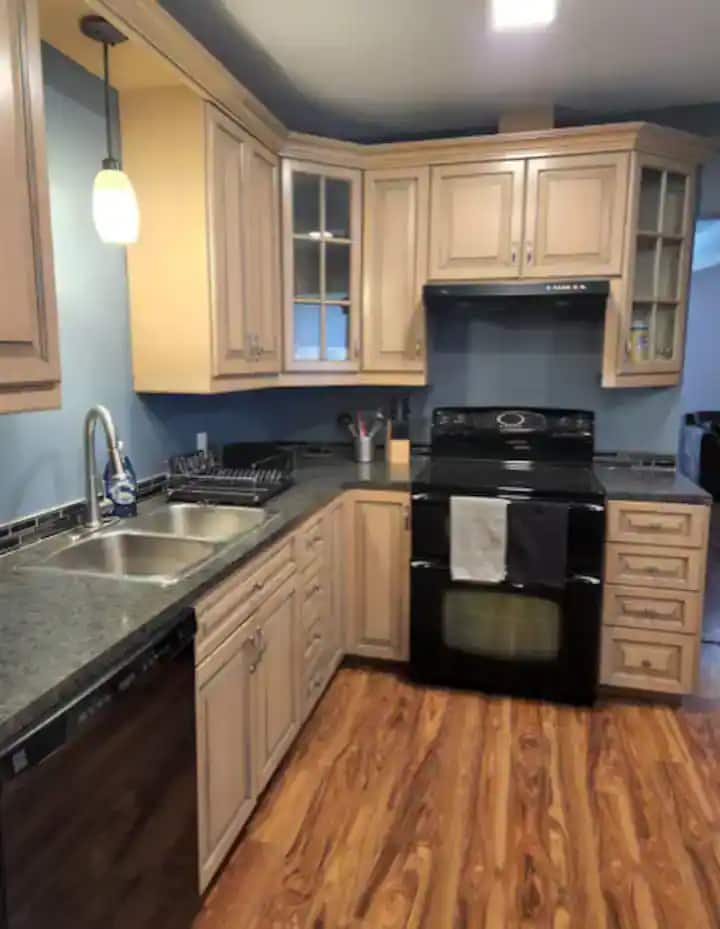 Barrie House With Pool - Unit A - Barrie